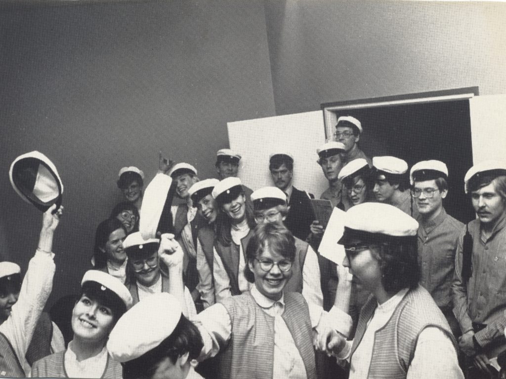 Don’t be a social-life-pooper – how to make friends in University ...